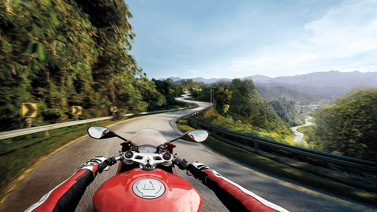 Shell Advance motorcycle engine oils | Shell Rwanda